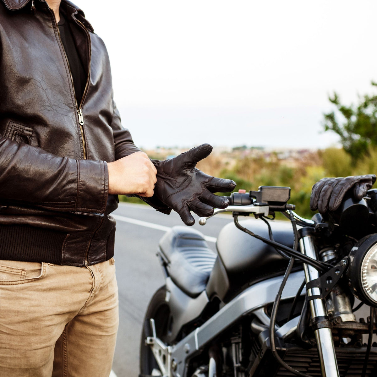 Best Riding Gloves for Long-Distance Touring: Comfort and Durability