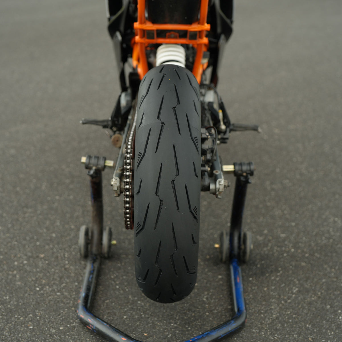 How to Read Motorcycle Tyre Wear Patterns in India: Fixes for Each Typ