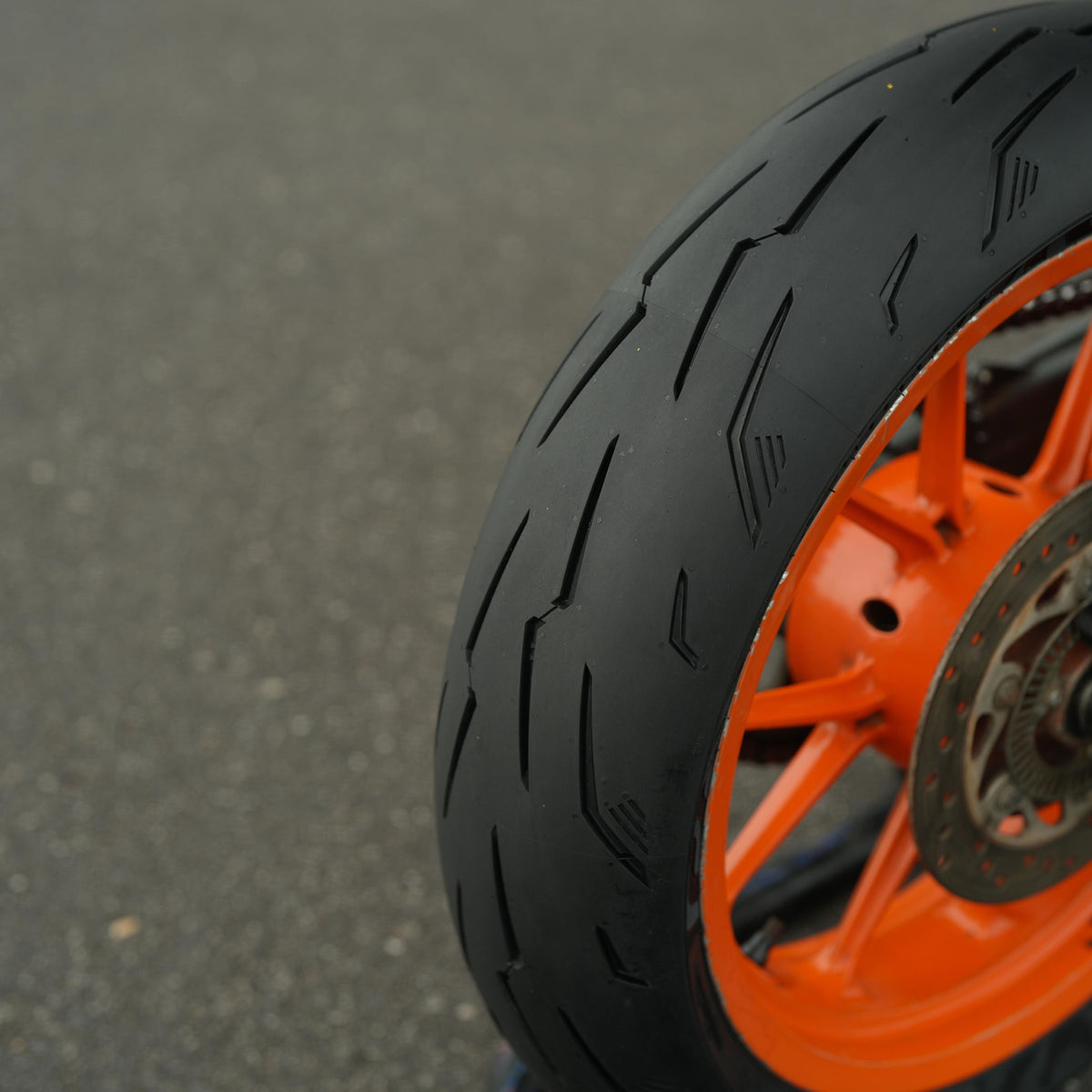 The Impact of Tyre Age: When to Replace Your Tyres Even If the Tread L